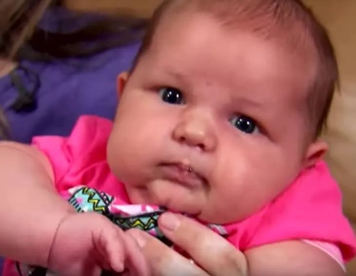 Mother gives birth to 13.5-pound giant baby as big as a toddler