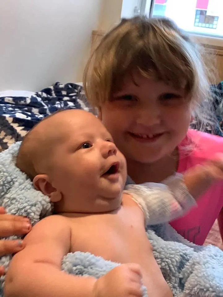 ‘Superhero’ 4-year-old girl donates bone marrow to save her infant brother