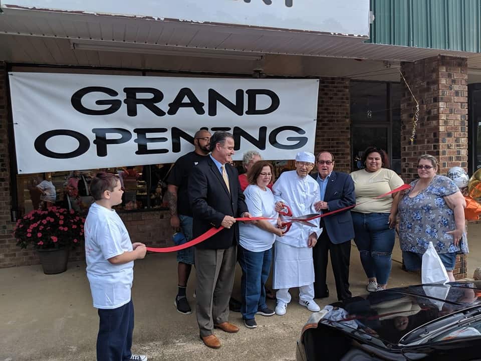 93-year-old gets tired of boredom and opens his own boozy bakery business