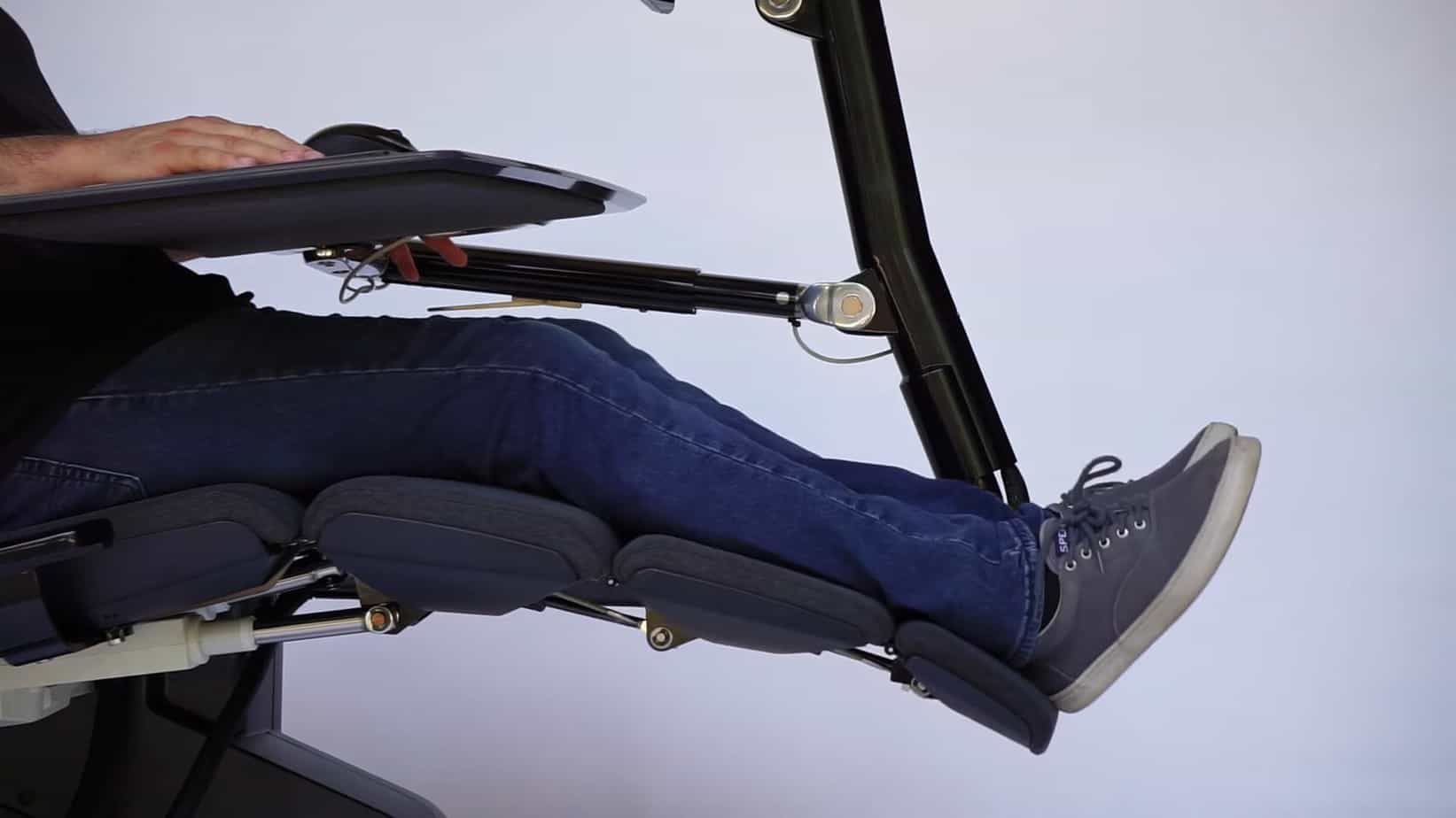 Here's how a futuristic workstation lets you recline and work horizontally
