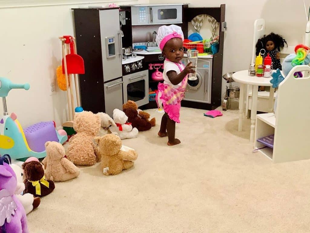 Dad's hilarious review of daughter's 'restaurant' goes viral because it ...