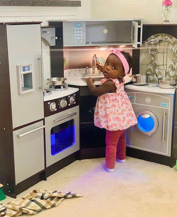 Dad's hilarious review of daughter's 'restaurant' goes viral because it ...
