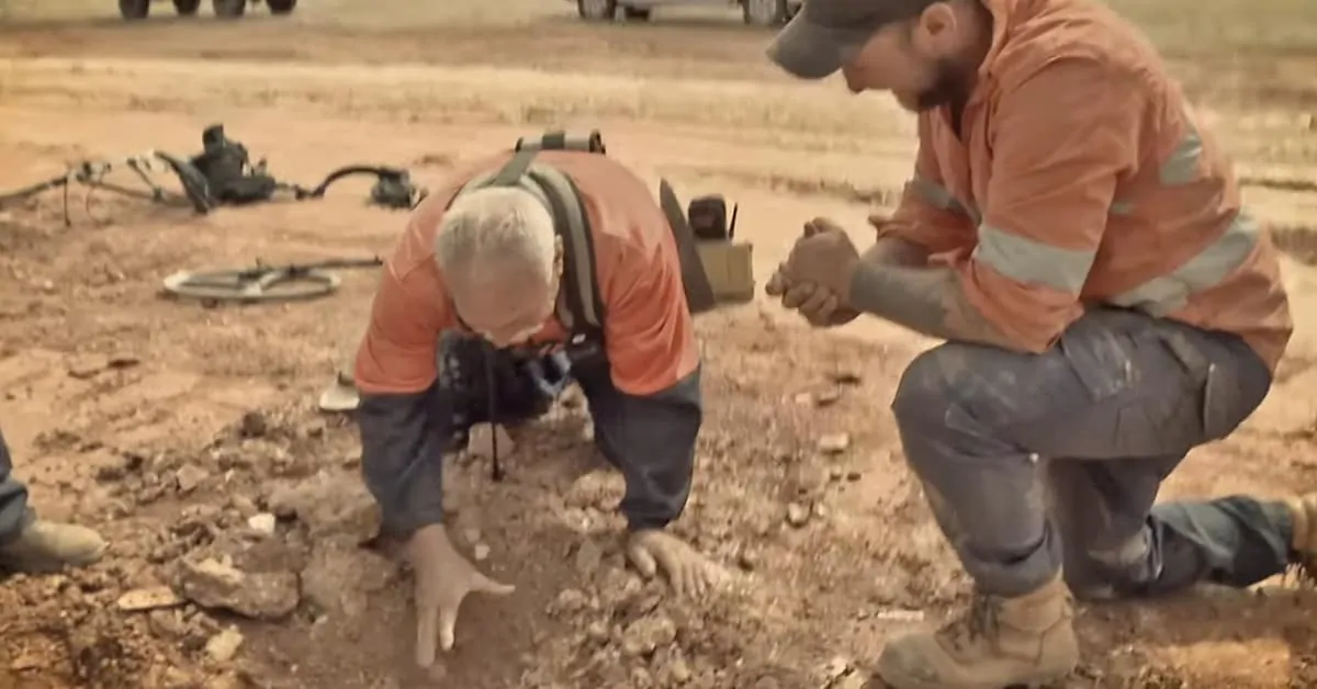 Gold diggers in Australia unearth two huge nuggets worth $250,000 on ...