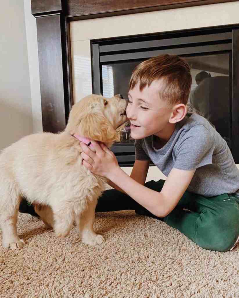 Boy with prosthetic leg adopts pup without paw