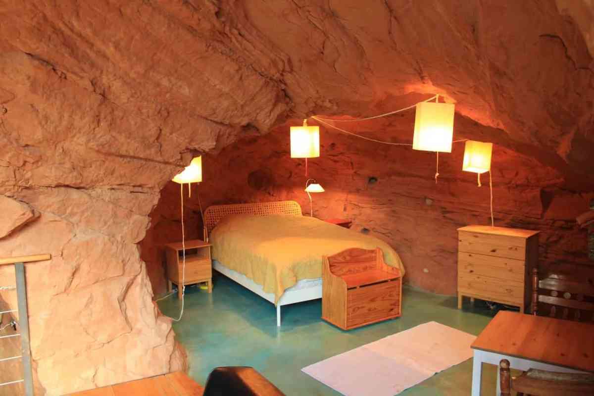 Man builds modern 5,700-square-foot cave home inside desert cave in ...