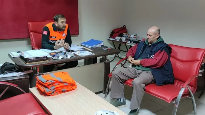 Drunk man who was reported missing unknowingly joins search party for ...
