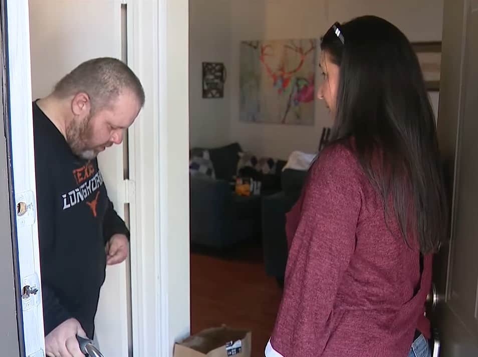 Netizens looked for Uber Eats driver who left a touching gift to ...