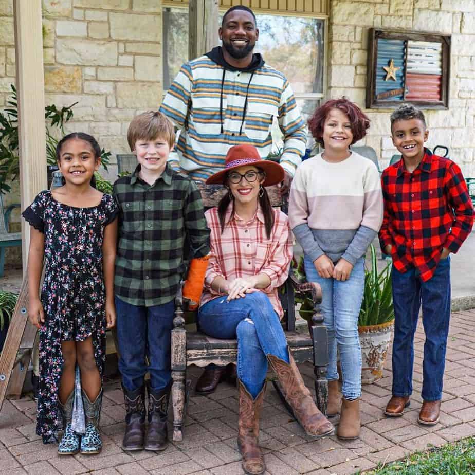 Stepdad surprised his 10-year-old stepdaughter at school with news of ...