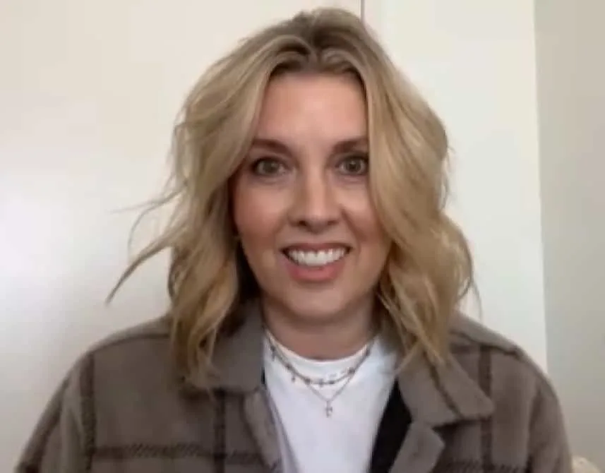 Mom thanks Starbucks worker for looking out for her daughter