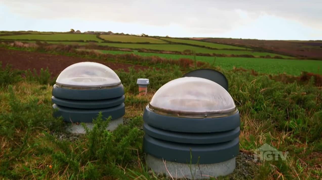 Woman transforms old World War II bunker into the fully functional home ...