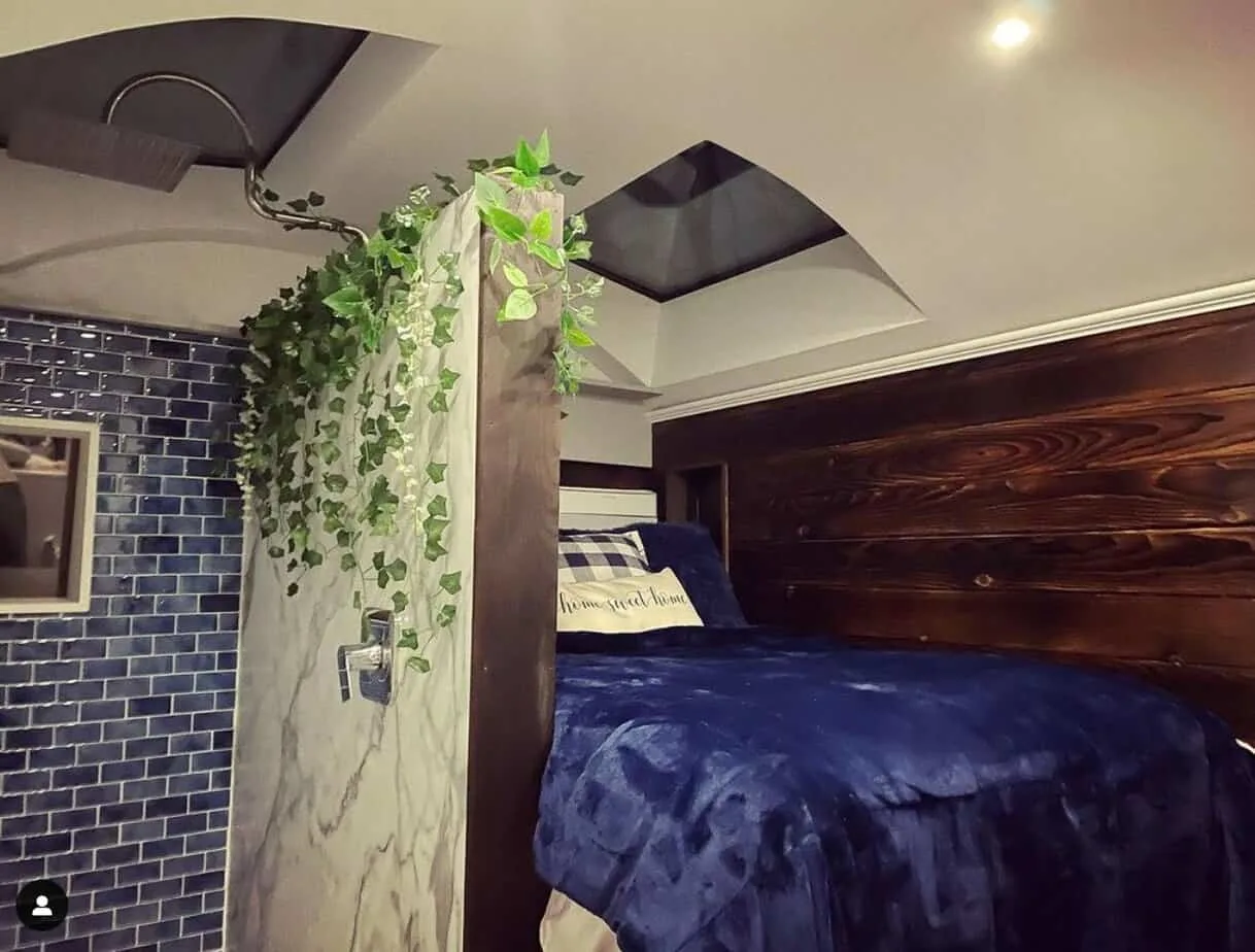 Man buys old school bus and turns it into a stunning modern studio