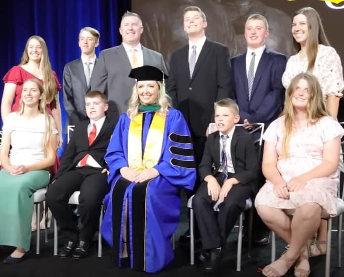 Mother of 9 who recently graduated from medical school is set to become ...
