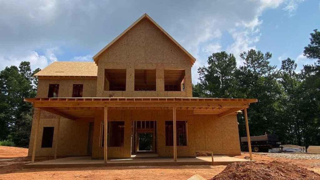 This couple bought a Home Depot shed and turned it into a livable home ...