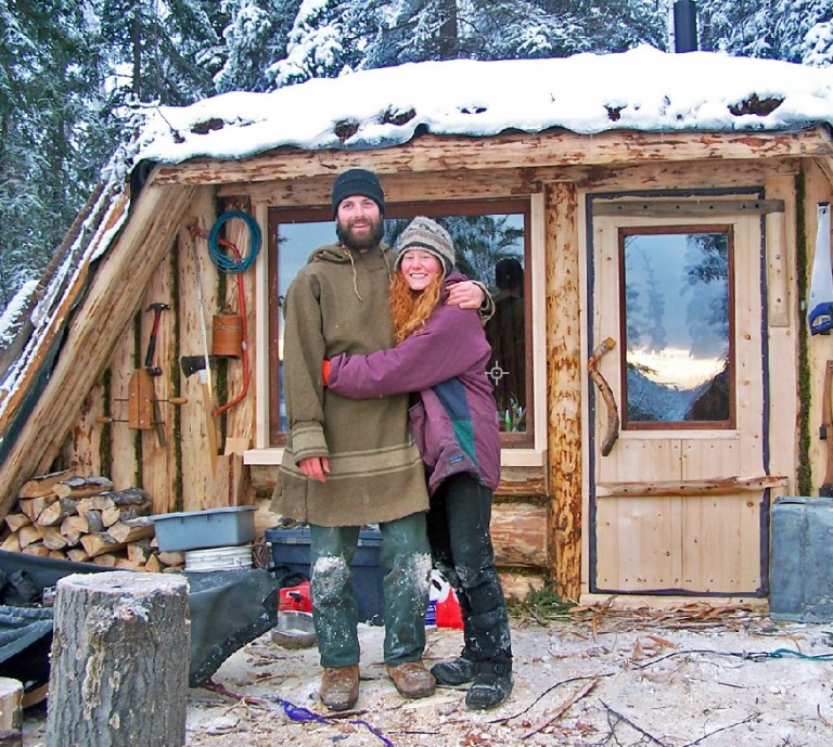 Couple built a log cabin in Alaskan wilderness