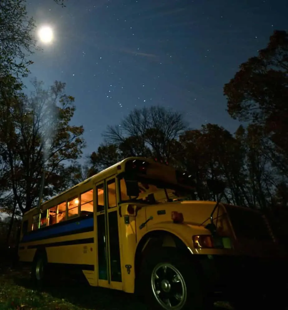 Man transforms school bus he bought from Craigslist for $1000 into cozy ...