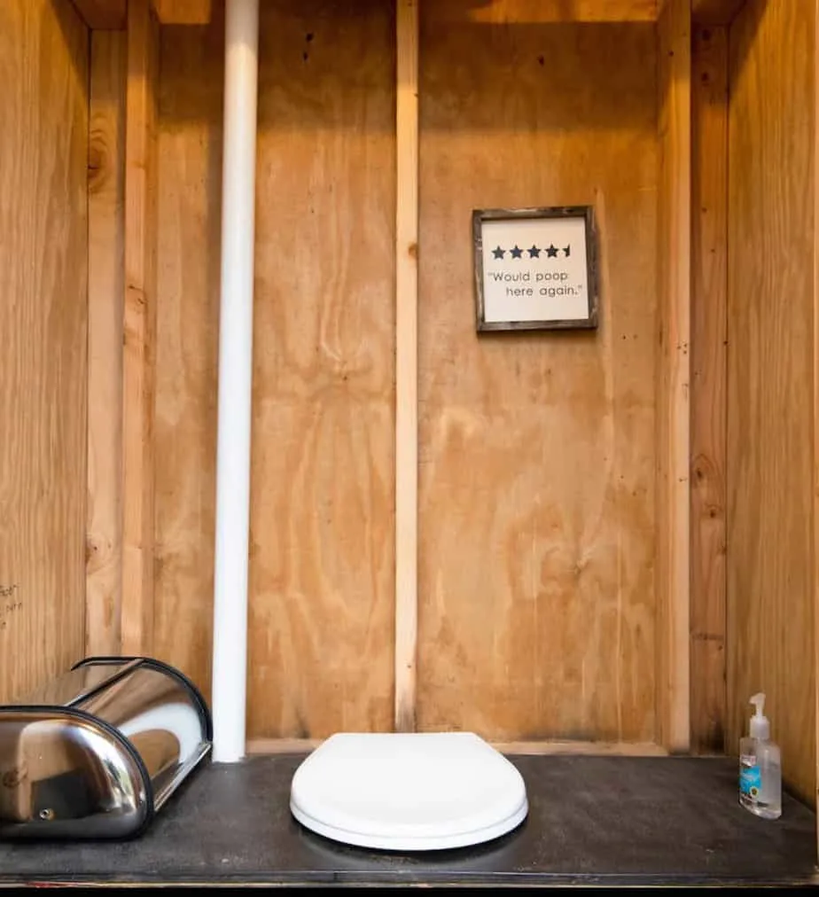 Man builds a treehouse puts it on AirBnB