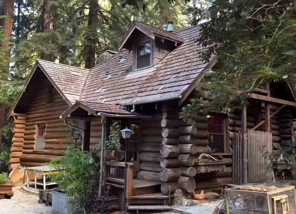 This couple transformed a massive wine barrel into a charming tiny ...