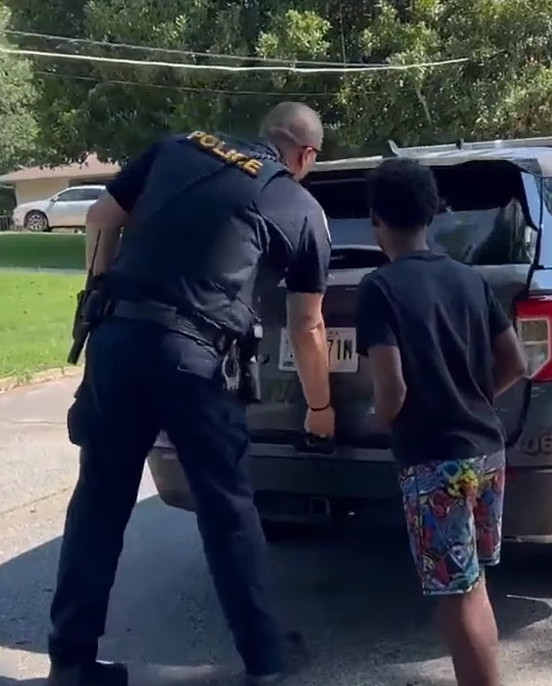 Cop surprises teen with NEW PlayStation