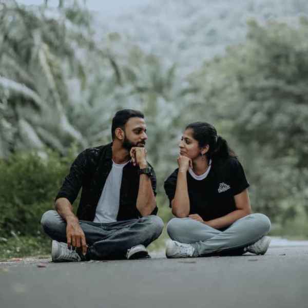 12 signs you are in love with the right person