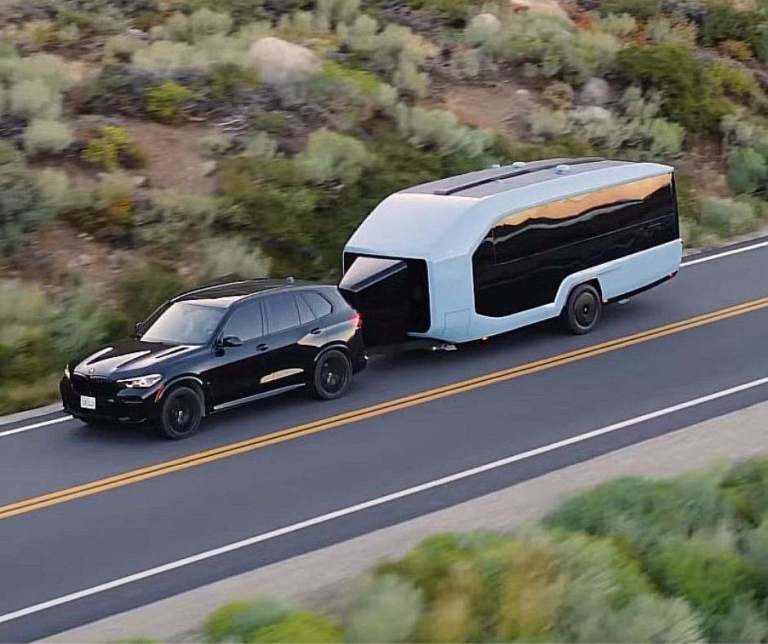 Work Off-the-Grid with the 'Pebble Flow' Electric Trailer