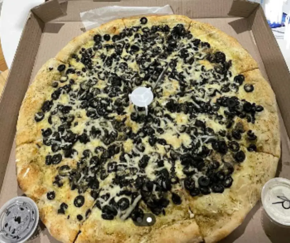 Restaurant's Heartwarming Customer Service Receives Praise