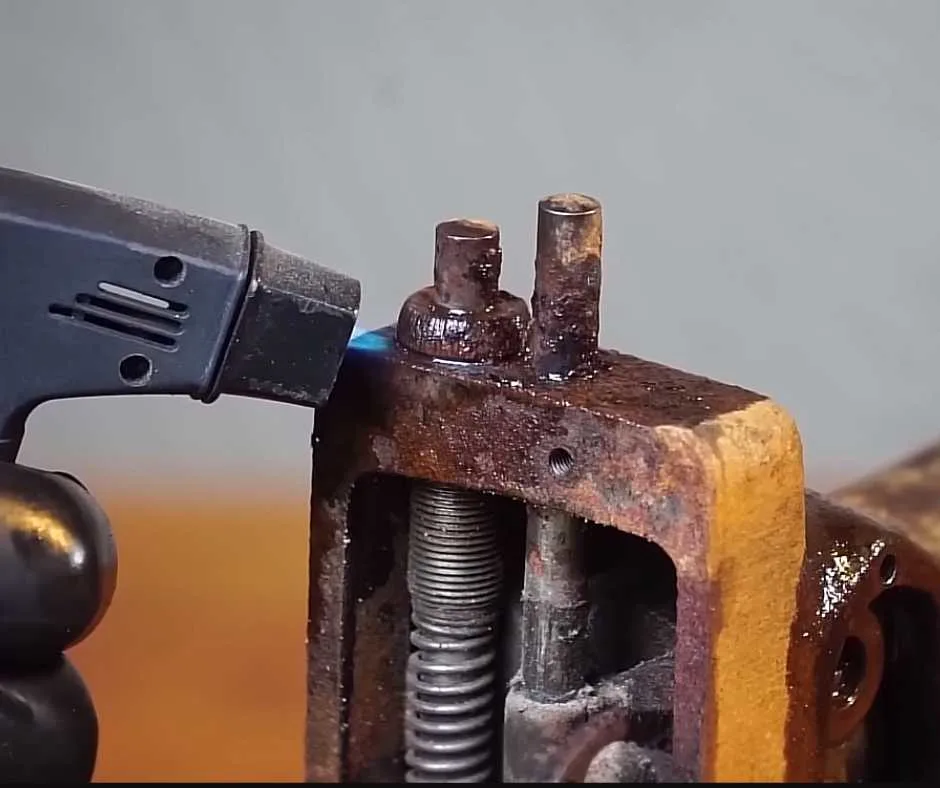 1894 SINGER Sewing Machine Restoration Video Hits 20M Views