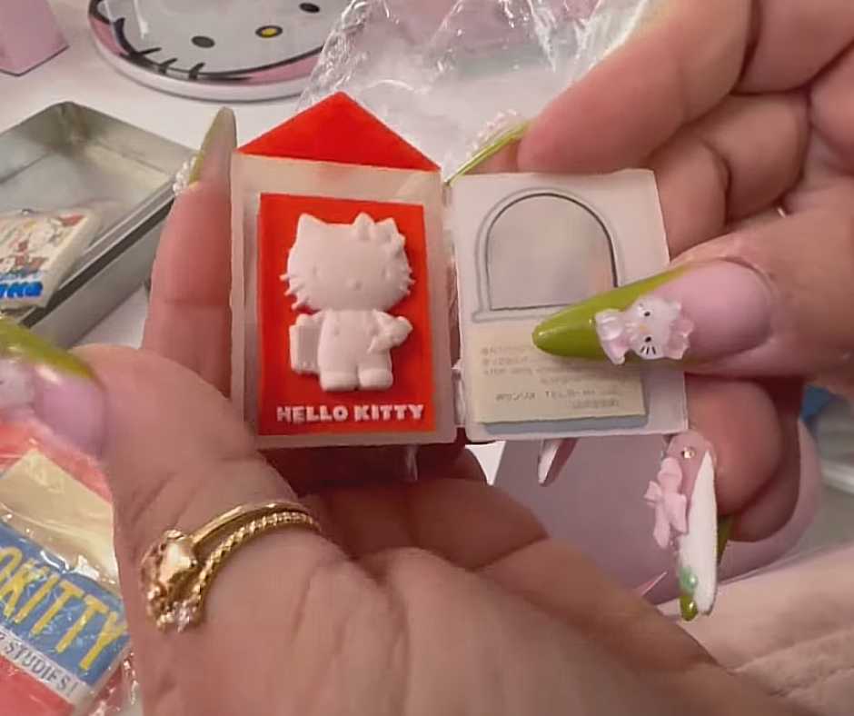 'Hello Kitty' Superfan Museum of Collectibles