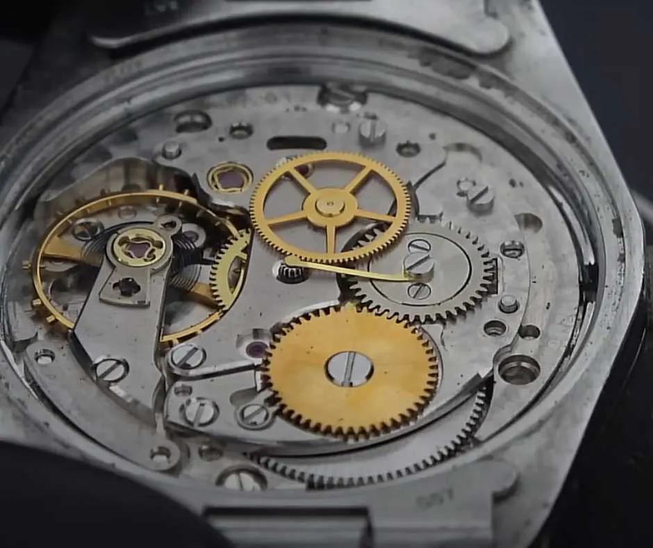 Man Restores Vintage Rolex From The 1960s To Almost New