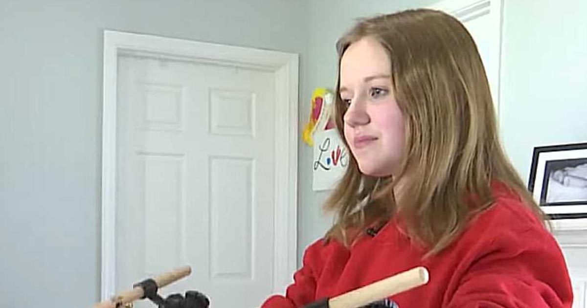 Tech Engineering Students Give Young Girl 3D-printed Hands