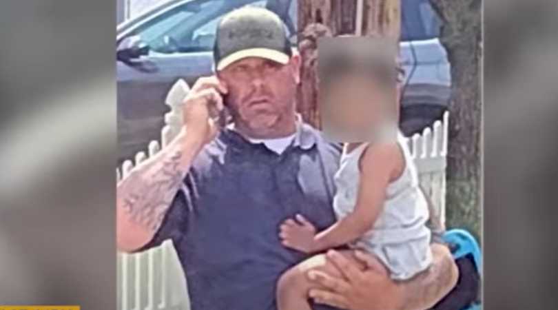 A quick-thinking bus driver spotted a child wandering in traffic and ...