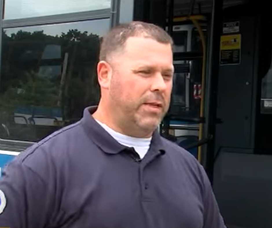 A quick-thinking bus driver spotted a child wandering in traffic and ...