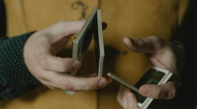How Magicians Captivate Us Using Psychological Tricks